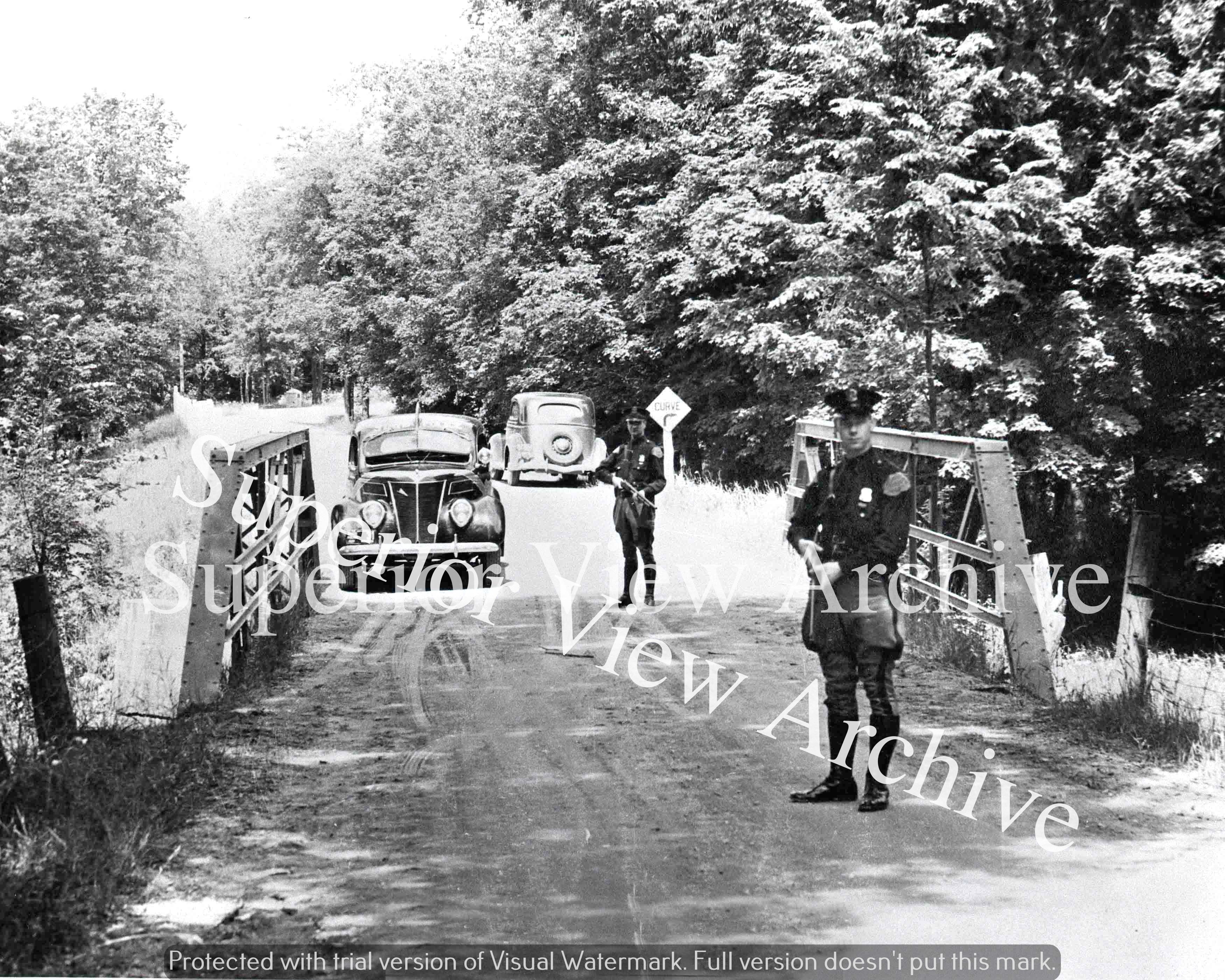 Michigan State Police Road Block 1930's Old Time Police Uniforms Guns ...